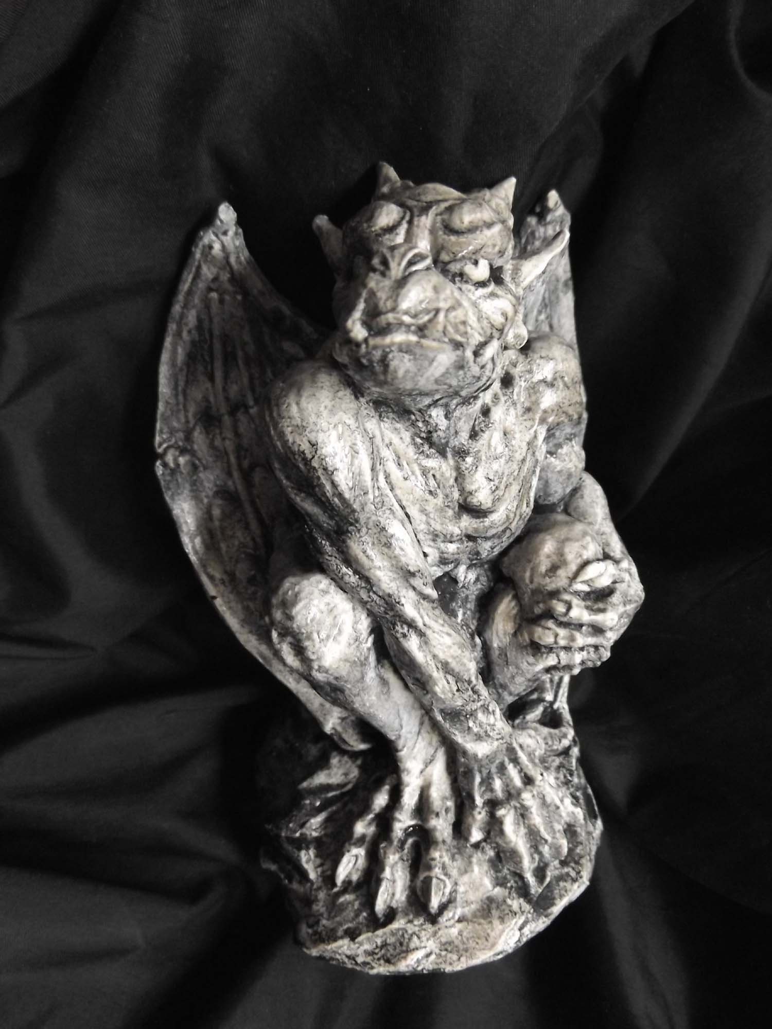 Gargoyle Sentry Protector Statue Horned Creature Beast Statuary ...