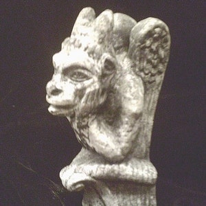 Gothic Spitting Gargoyle Statue Medieval Fantasy Home Decor Horror ...
