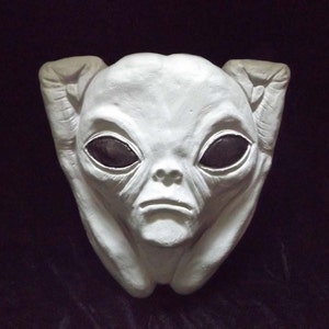 Alien Face Plaque Wall Hanging Grey Black Extra Terrestrial Little Gray ...