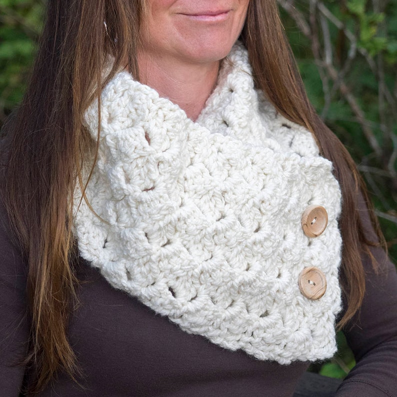 Button Cowl Crochet Pattern | Chunky Scarf Pattern | Easy Crochet ...
