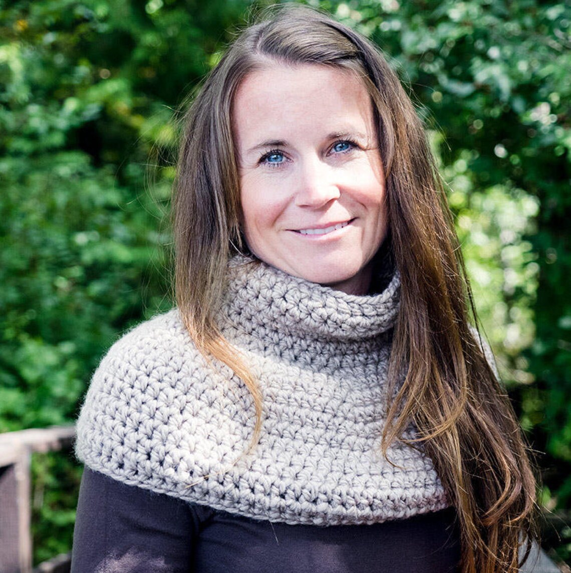 High Neck Capelet Crochet Pattern Chunky Neck Warmer Pattern - Etsy