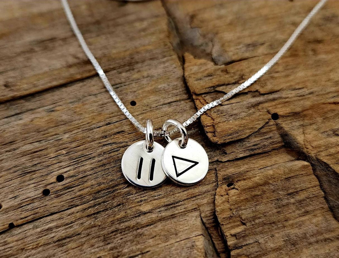 PAUSE & PLAY NECKLACE Sterling Silver Reflect Daughter Slow Down Self ...
