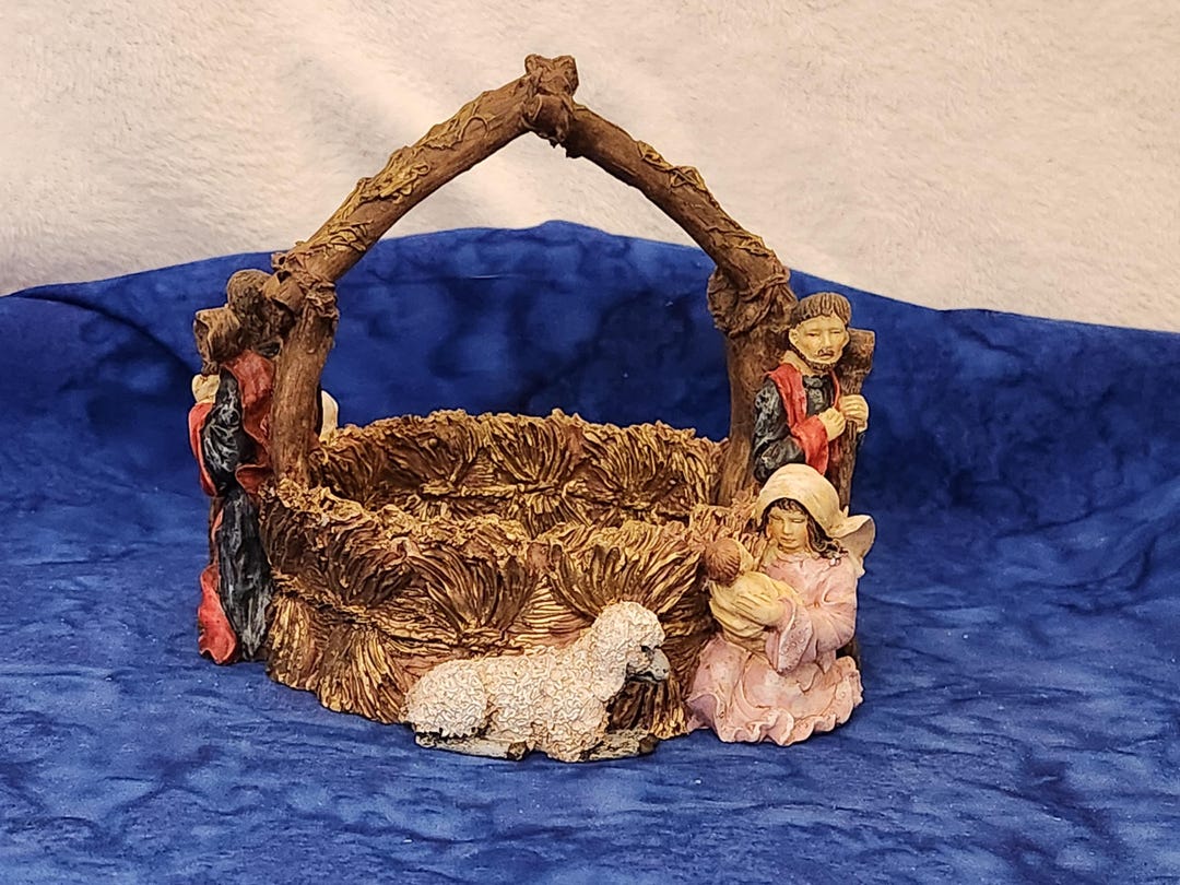 Porcelain Nativity Basket With Holy Family and a Sheep Holiday Home ...