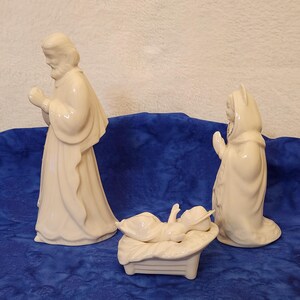 Lenox Jeweled Holy Family Nativity Set, Elegant Jeweled Holy Family ...