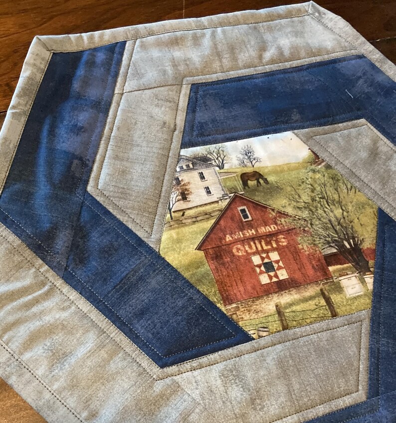 August Amish Barn Quilt Table Topper - Etsy