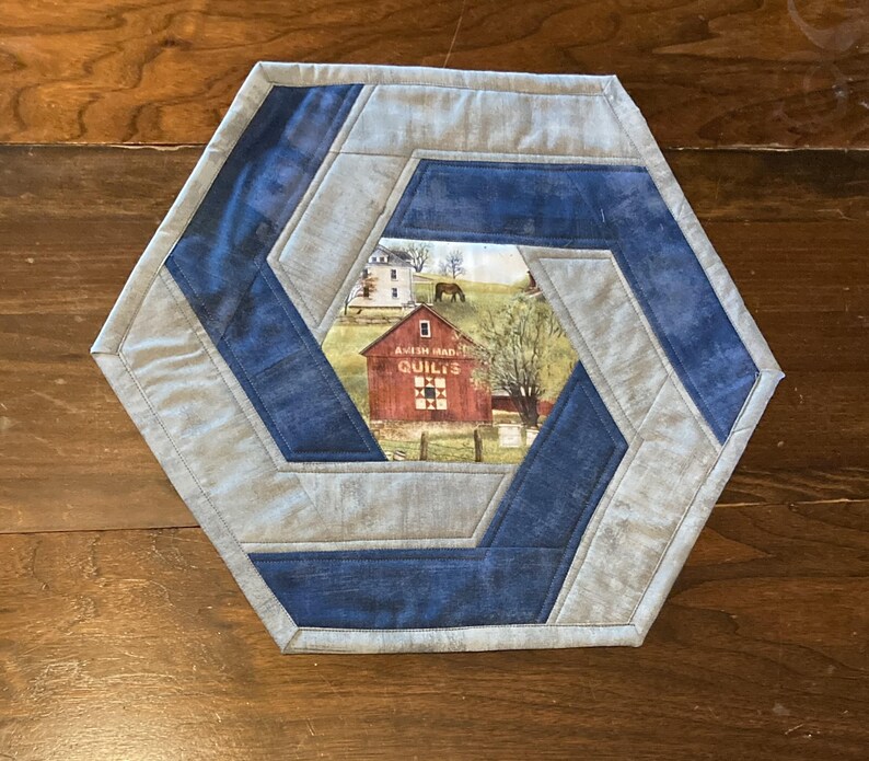 August Amish Barn Quilt Table Topper - Etsy