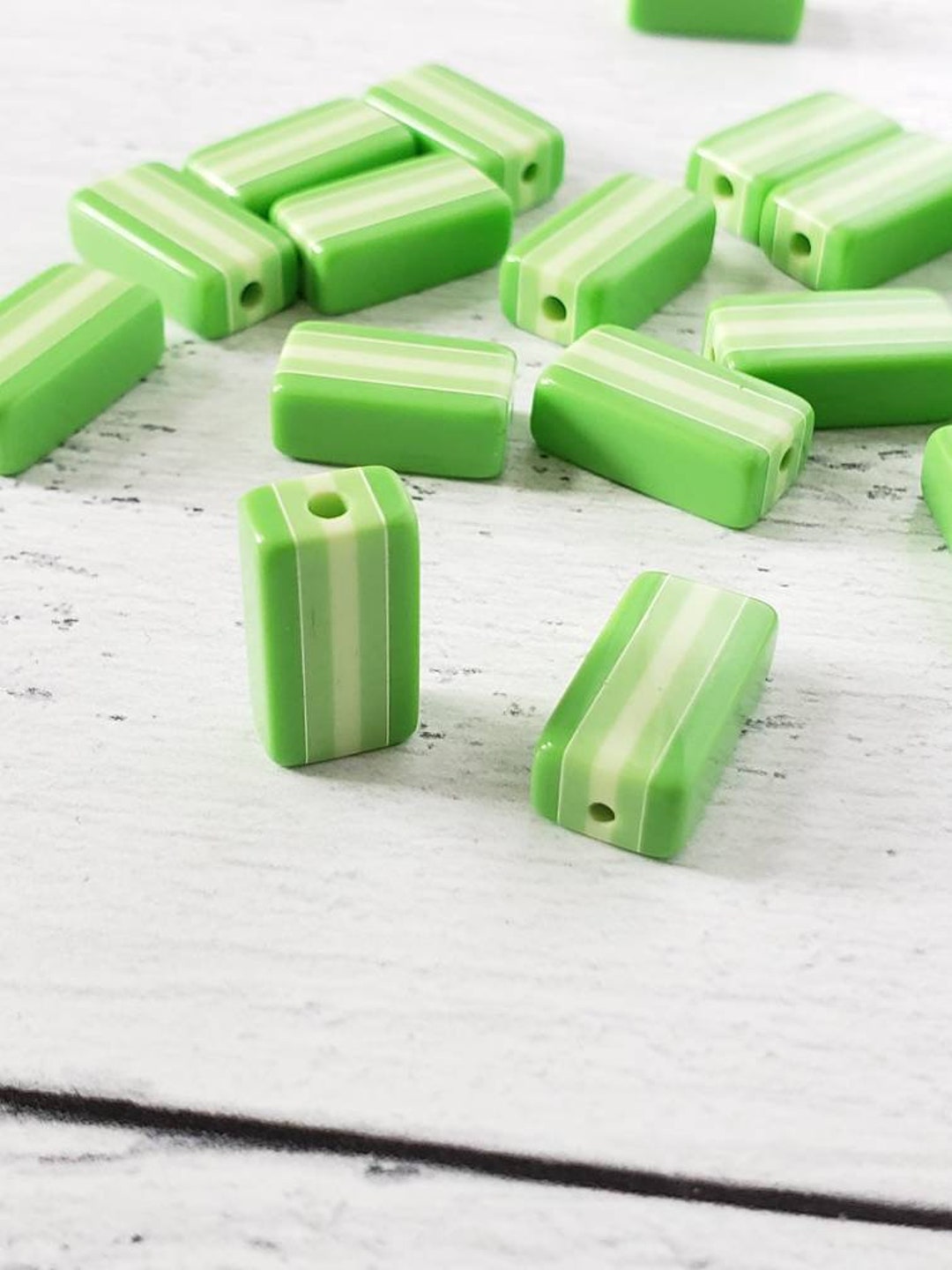 10pcs Striped Green Resin Beads, Rectangular Striped Beads in Lime ...