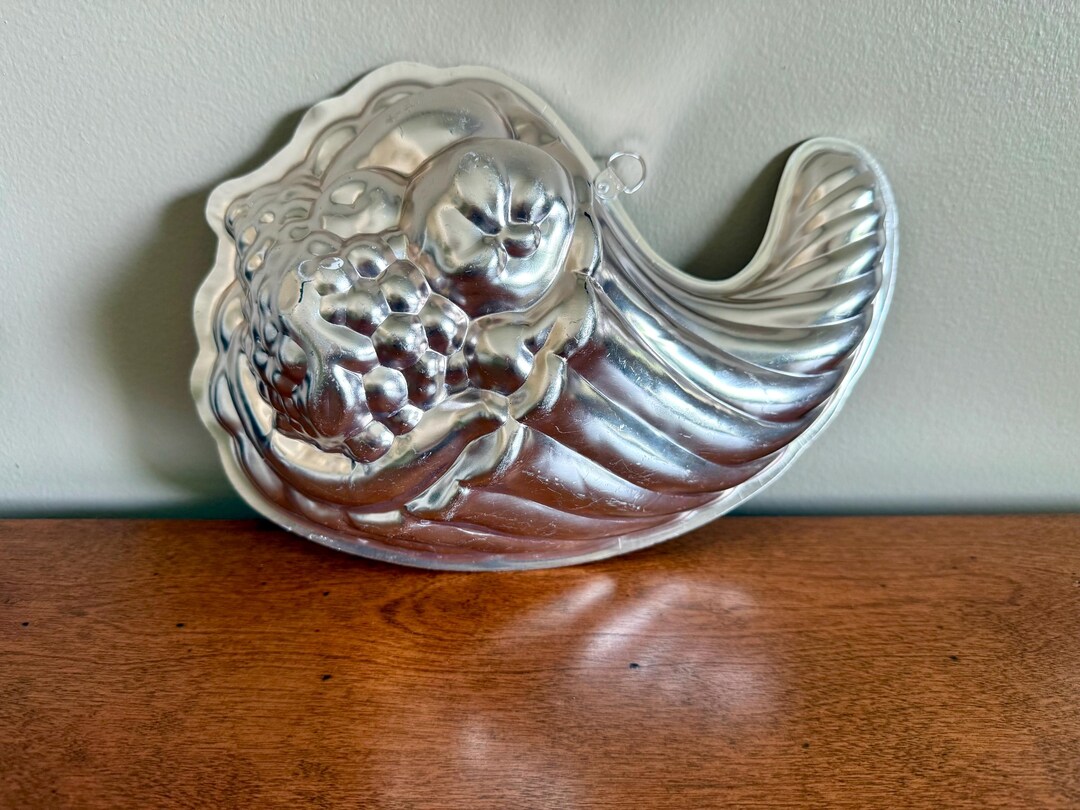Vintage Cornucopia Jello Mold, Made in Hong Kong in the Early 1960s. It ...