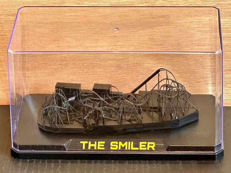 THE SMILER Mini Roller Coaster Model Diorama With Display Case Alton ...