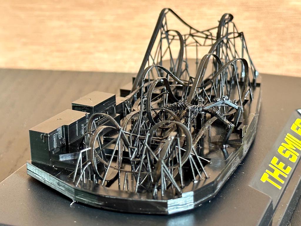 THE SMILER Mini Roller Coaster Model Diorama With Display Case Alton ...