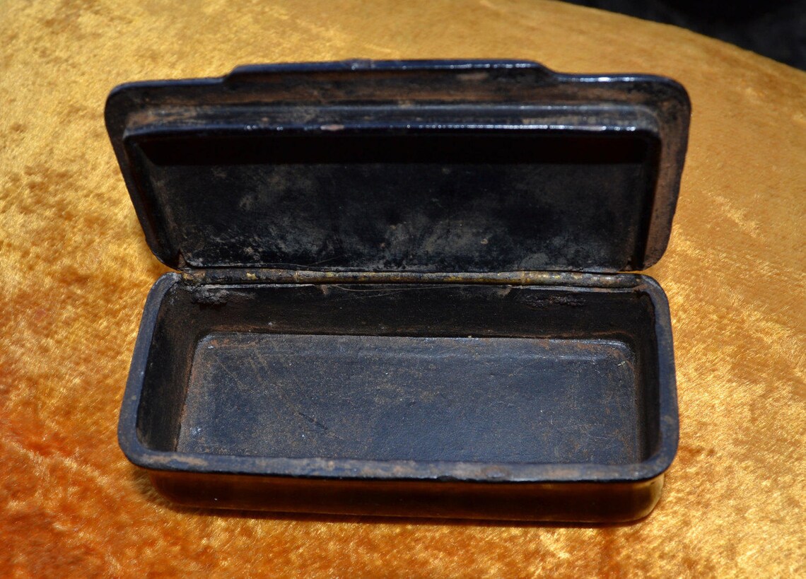 Antique Snuff Box / Victorian Snuff Box/ 19th Century Lacquer Box ...