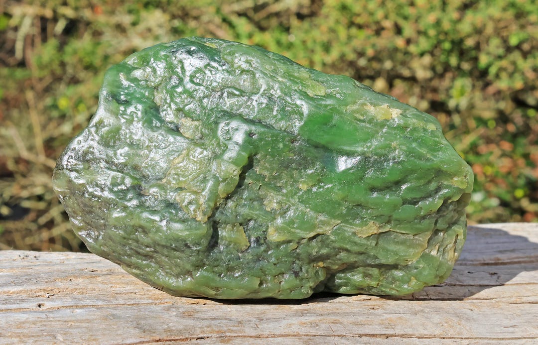 British Columbia BC Canada Nephrite Jade Polar Cassiar Rough Gem Green ...
