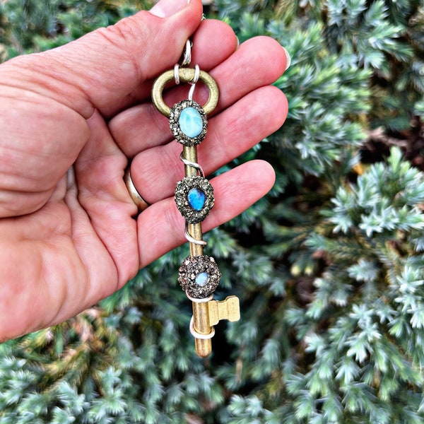 Vintage Skeleton Key Necklace - Etsy