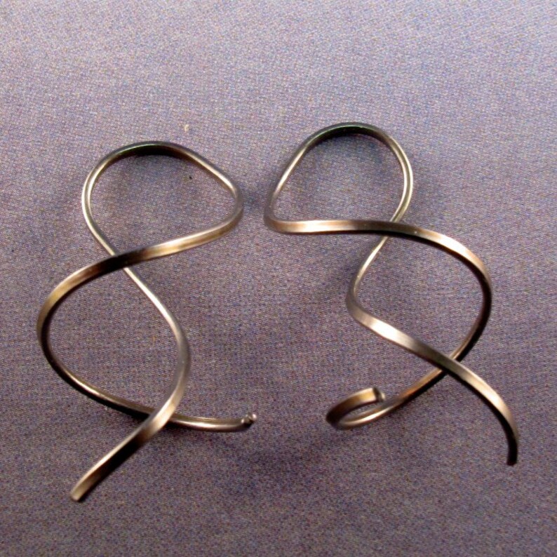 Small NIOBIUM EARRINGS Coil Spiral Twist Corkscrew Grey Modern - Etsy