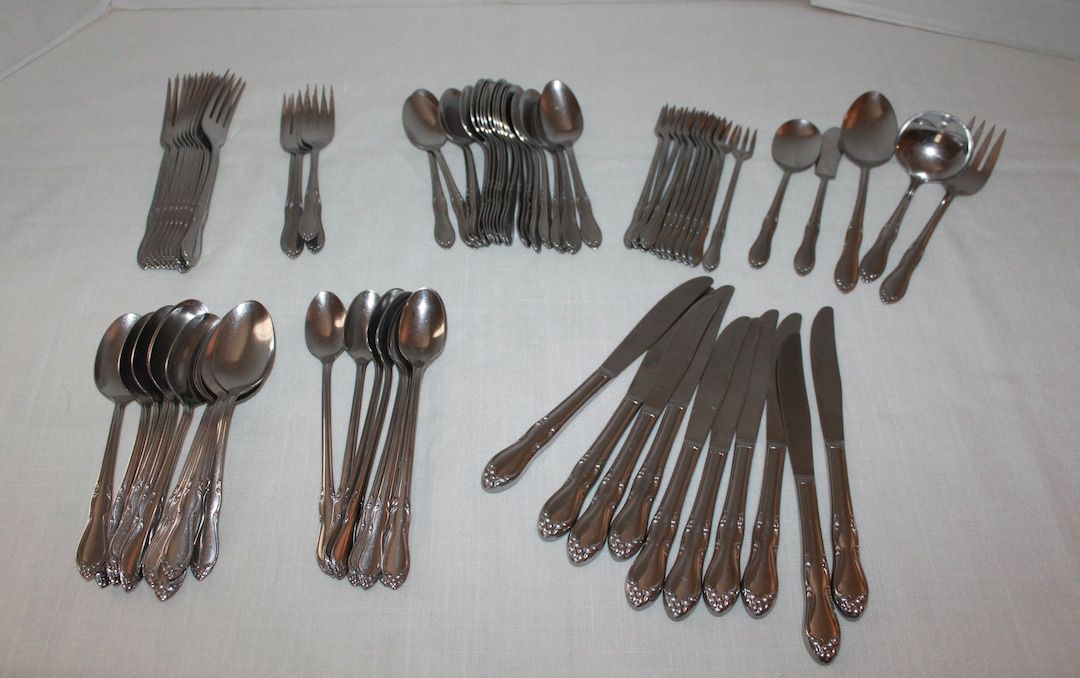 82 Pieces Oneida Ltd Simeon L George H Rogers Stainless Flatware Homestead Pattern Service for 9 ...