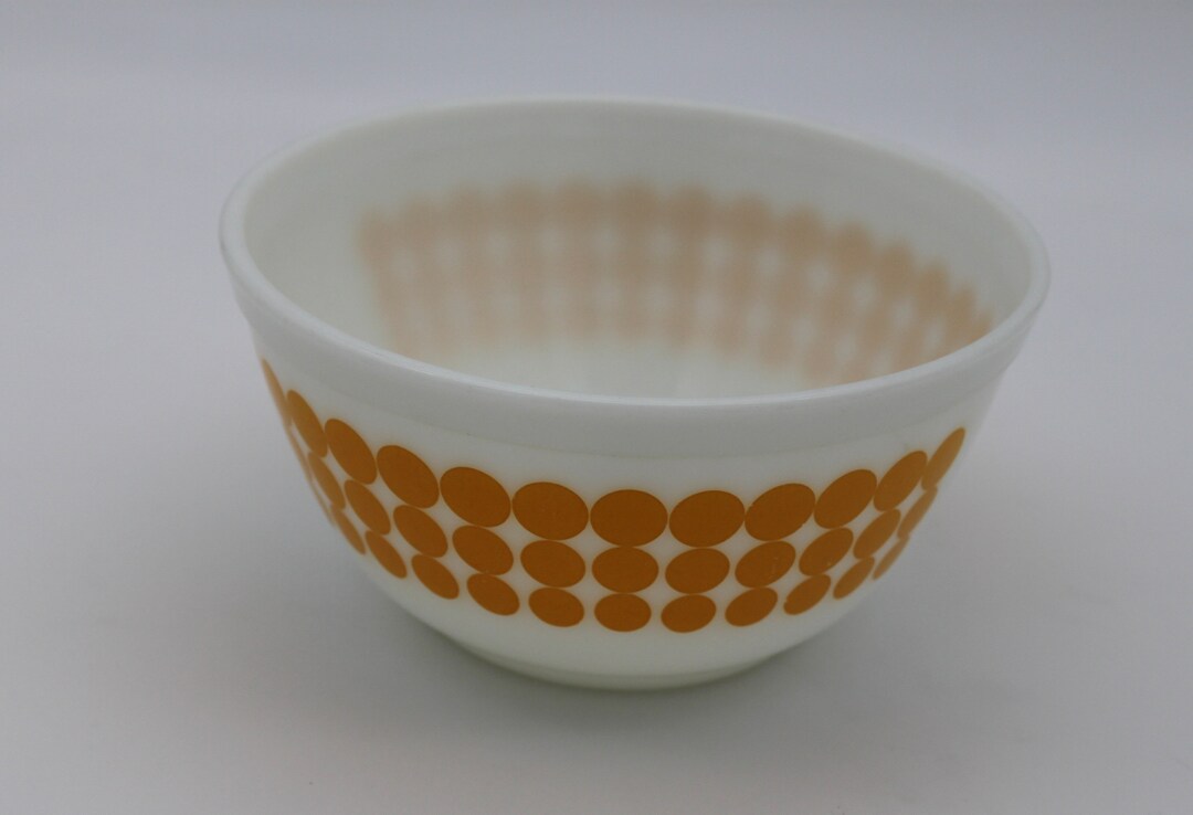 Pyrex Polka Dot Bowl 1 1/2 Qt 402 Made in USA Yellow Polka Dot Nice - Etsy