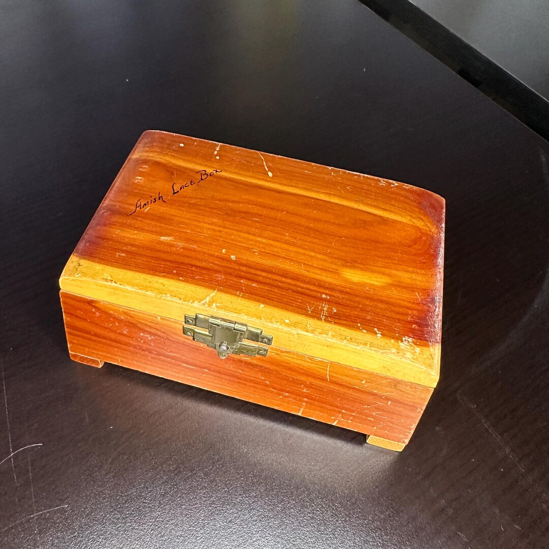 Vintage Dutch Haven Amish Cedar Trinket Box Small Footed Chest Souvenir ...