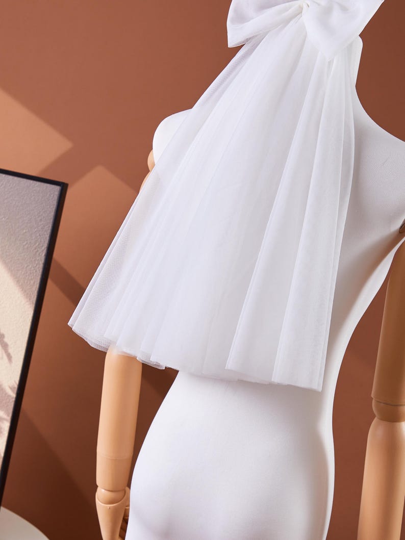 Velo de novia minimalista con lazo: accesorio corto de tul blanco para ...