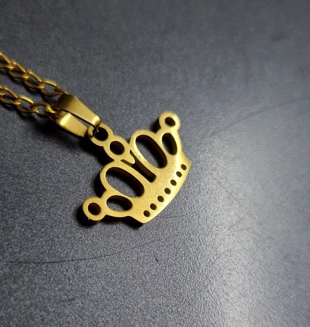 Stainless Steel Crown Locket | Royal Pendant Necklace | Elegant Jewelry ...