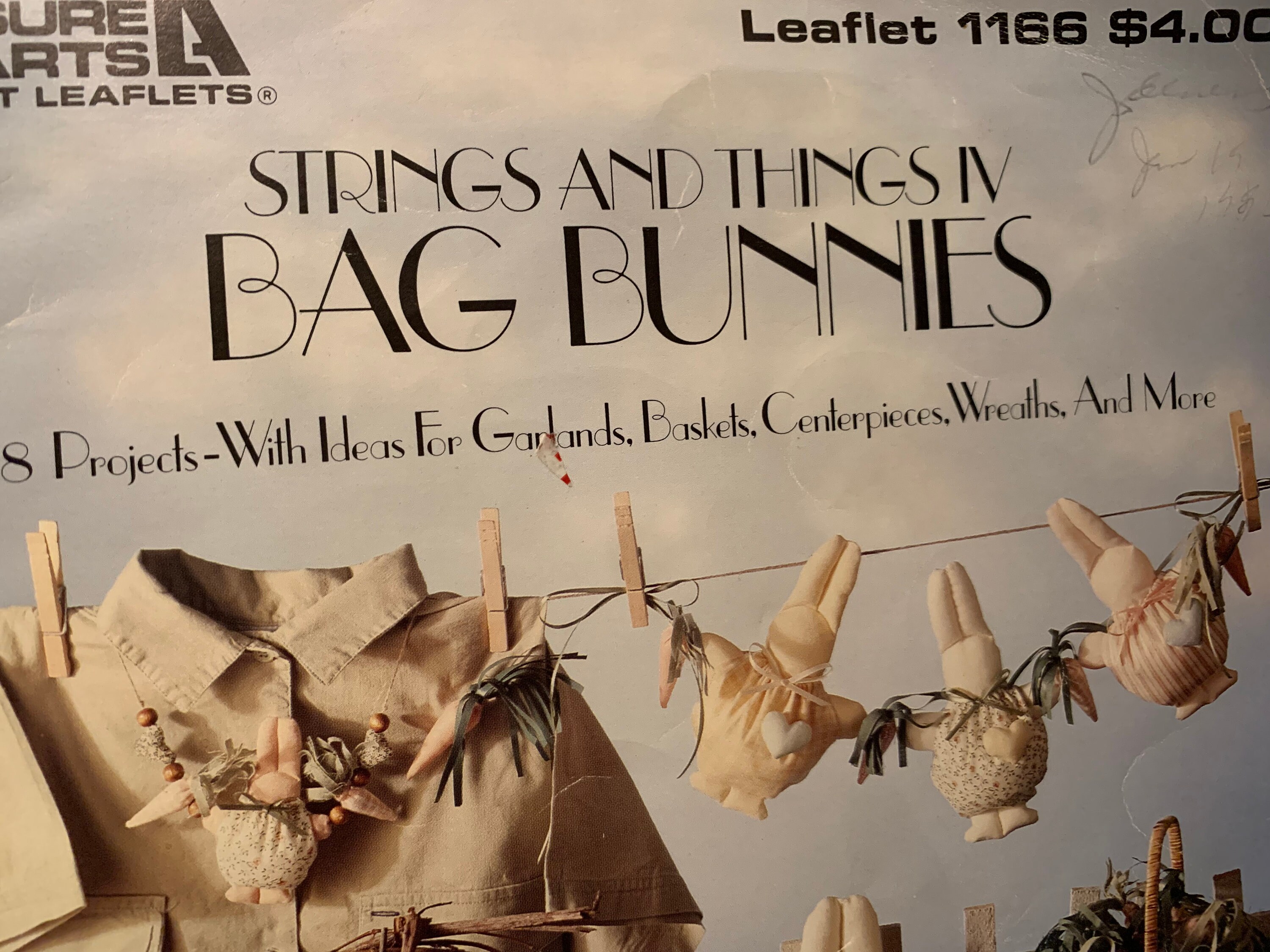 Leisure Arts craft leaflet Strings and Things Bag Bunnies 18 Projects ...