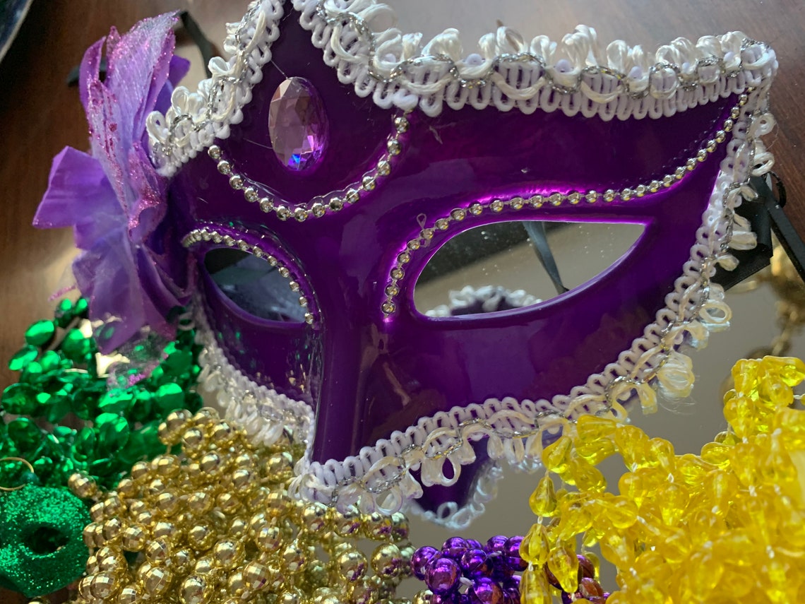 Let the Good Times Roll Mardi Gras Mask and Beads - Etsy