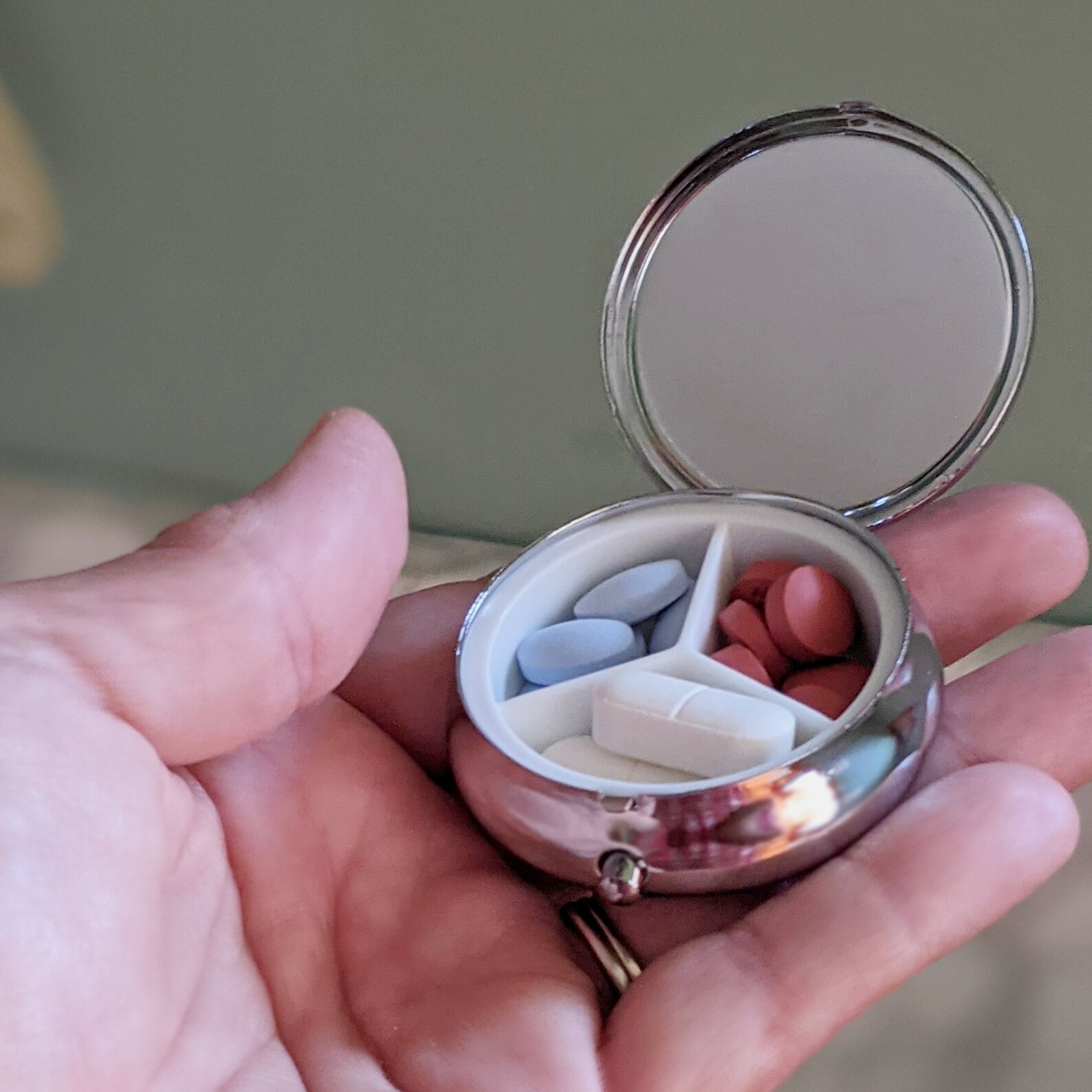 Funny Pill Case Box 'I Love It When My Pills Kick In' | Etsy