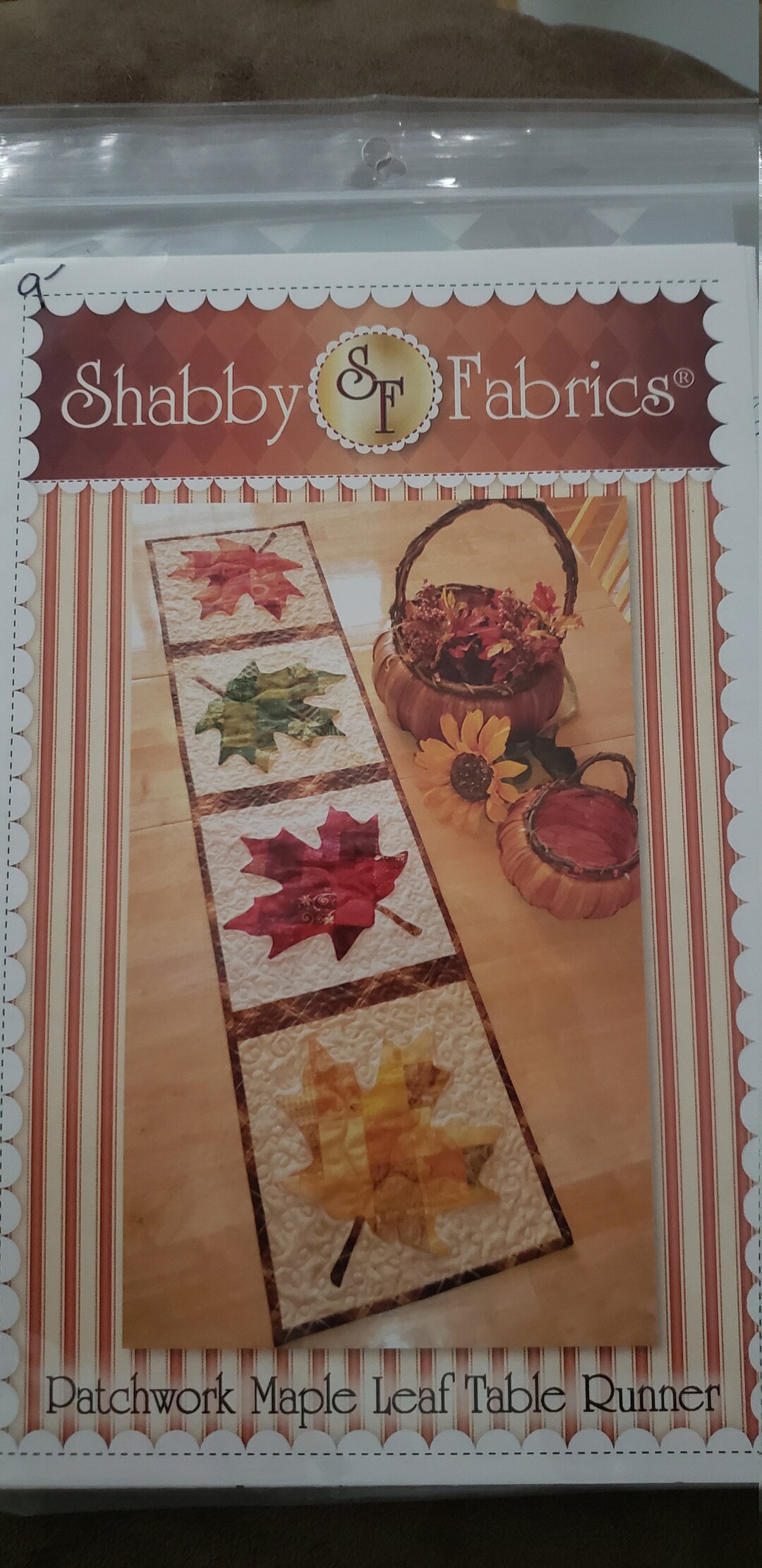 Sale Patchwork Maple Leaf Table Runner Pattern From Shabby Fabrics 12.5 ...
