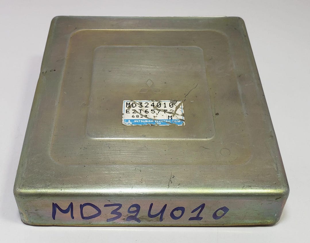 Engine Control Unit MITSUBISHI Lancer E-CK2A MD324010 E2T65772 ECU ECM ...