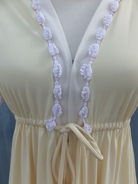 Vintage 1960/70s Vanity Fair Robe, Pale YELLOW Robe s… - Gem