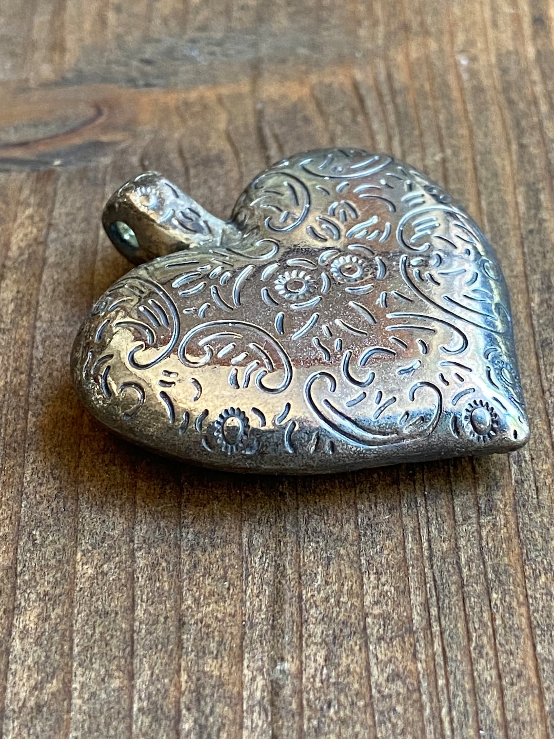 Antique Silver Lucite Heart Pendants - Etsy