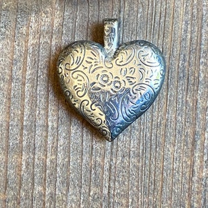 Antique Silver Lucite Heart Pendants - Etsy