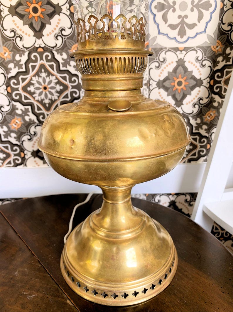 Upcycled Vintage Brass Oil Lamp With Chimney Electrified Aladdin Rayo ...