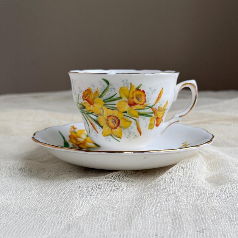 Daffodil Tea Cup - Etsy