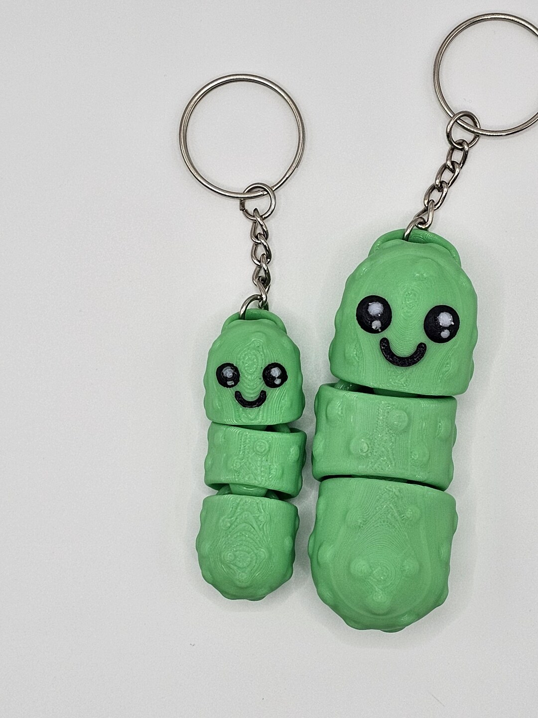 Articulated Pickle Keychain, 3D Printed Fidget Toy, Wiggling Desk ...