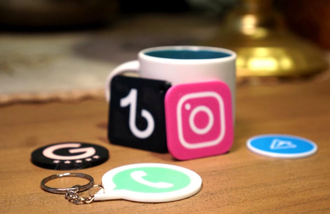 Custom NFC Keychains – Social Media Icons (instagram, Tiktok, Whatsapp ...