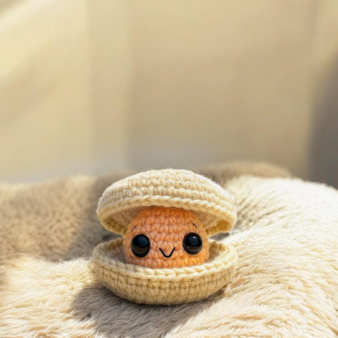 Crochet Clam Shell Plushie Pattern, Amigurumi Pearl Doll, Kawaii Sea ...