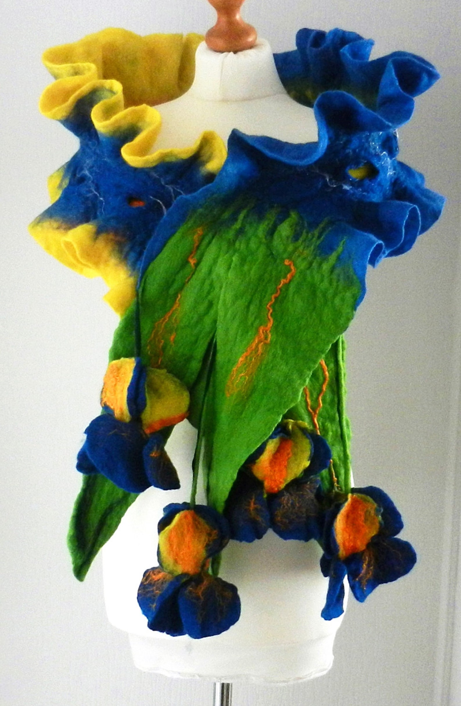 Hand Felted Wool Jewelry Felted WOMAN ART SCARF Íris - Etsy