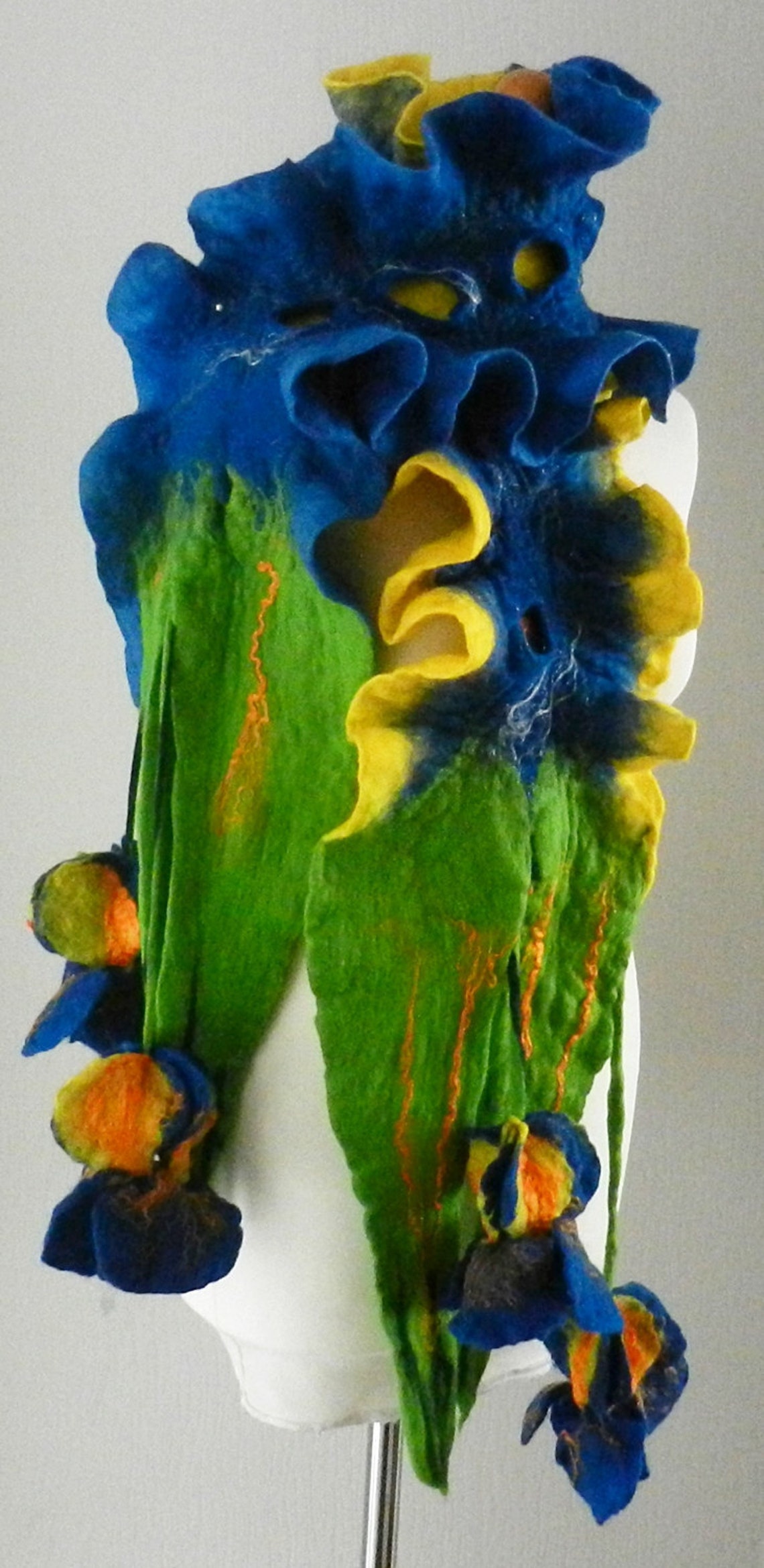 Hand Felted Wool Jewelry felted WOMAN ART SCARF Íris | Etsy