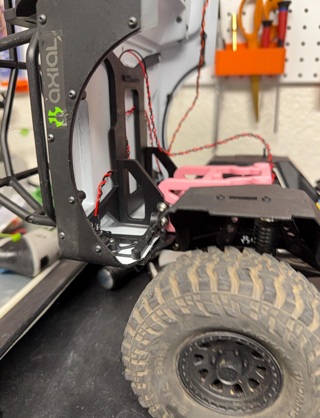 Axial SCX10 III Jeep CJ-7 Battery Adapter for Small Battery in Large ...