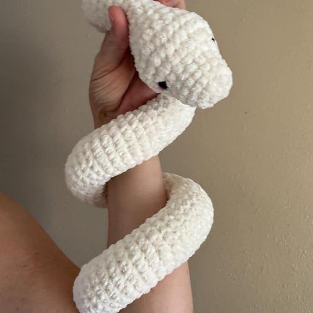 Crochet Snake Pattern & Tutorial – Viral Amigurumi Snake – Beginner ...