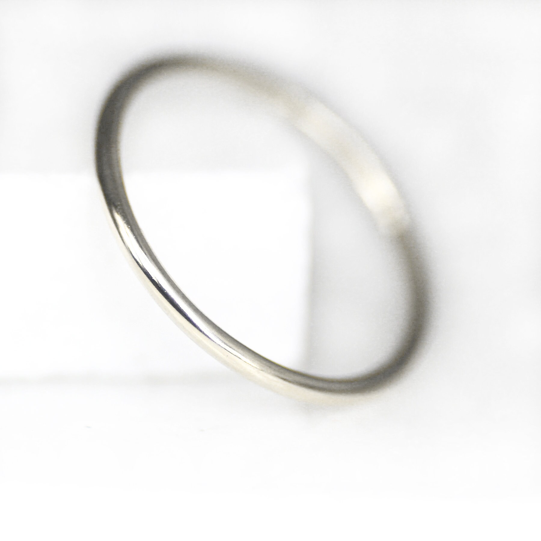 Solid White Gold Ring, 14K / 10K Gold 1.3mm Skinny Round Band, Plain ...