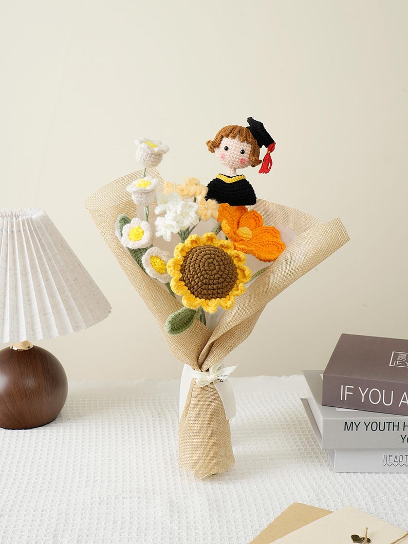 Personalized Graduation Crochet Flowers Bouquet Gifts for Grads ...