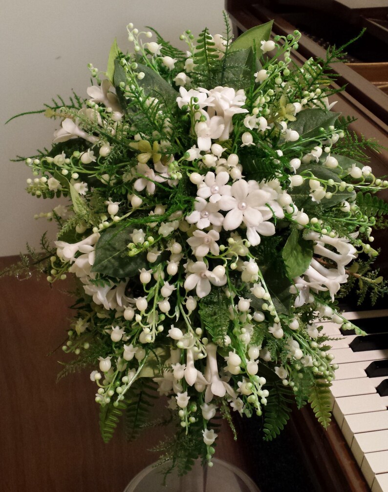 Teardrop Cascading Bouquet Lily of the Valley Stephanotis - Etsy