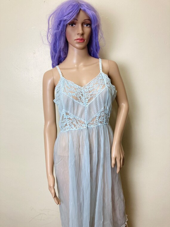 Vintage 1950s Lacy Slip Gem