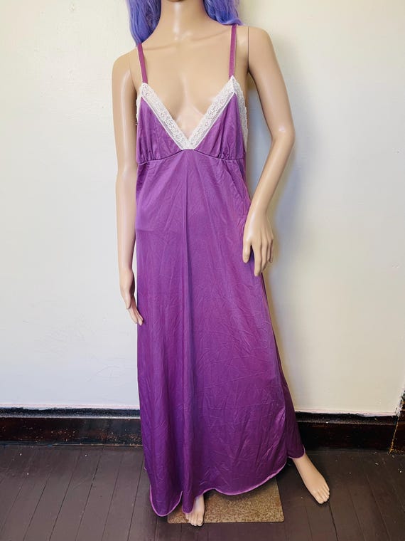 Rosy Purple Vintage 70s Triangle Lingerie Nightgown D… - Gem
