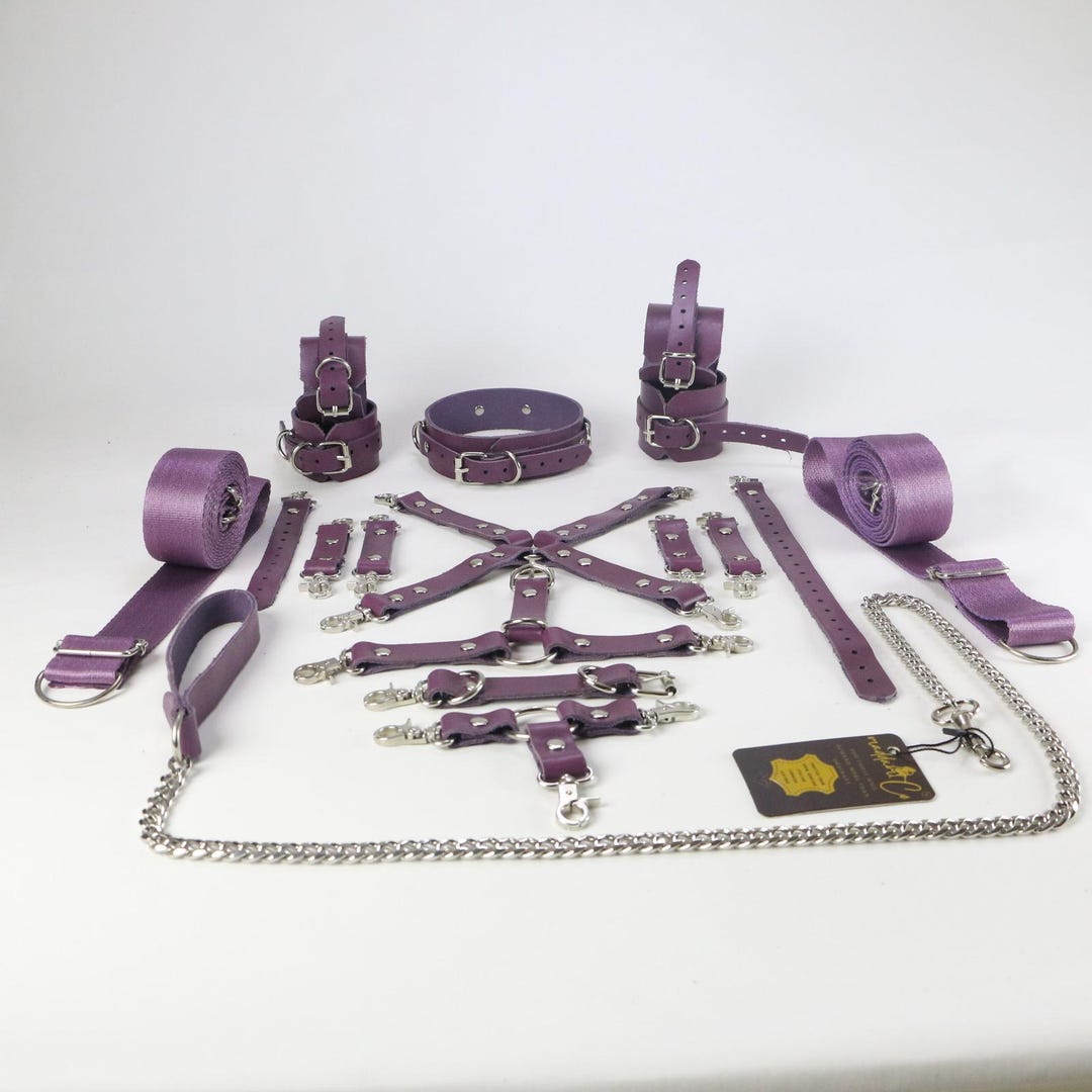 18 Piece BDSM Restraint Set Collar Belt Hand, Ankle Cuffs, Connector ...