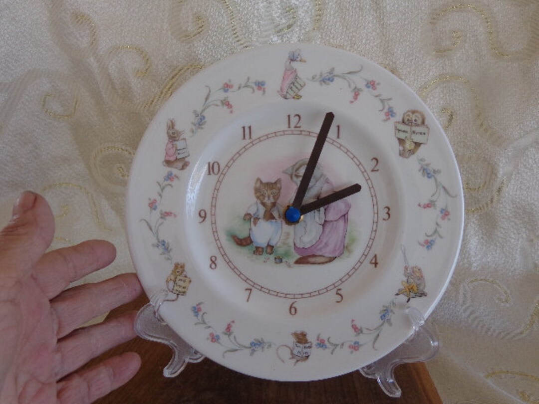 PETER RABBIT STORIES Tale of Tom Kitten Wall Clock - 8 1/4"d - Battery ...