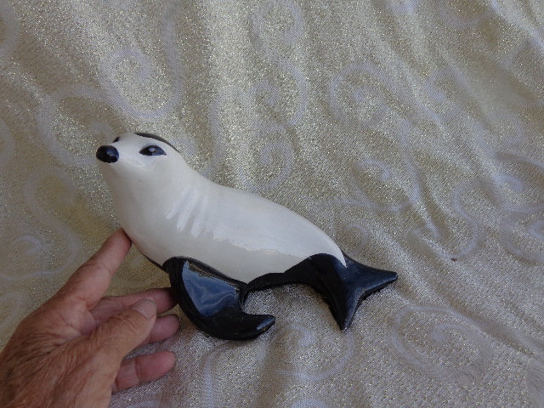 HAND PAINTED SEAL Figurine - 5"h X 8"l X 5 1/2"w - Hand Painted Black ...