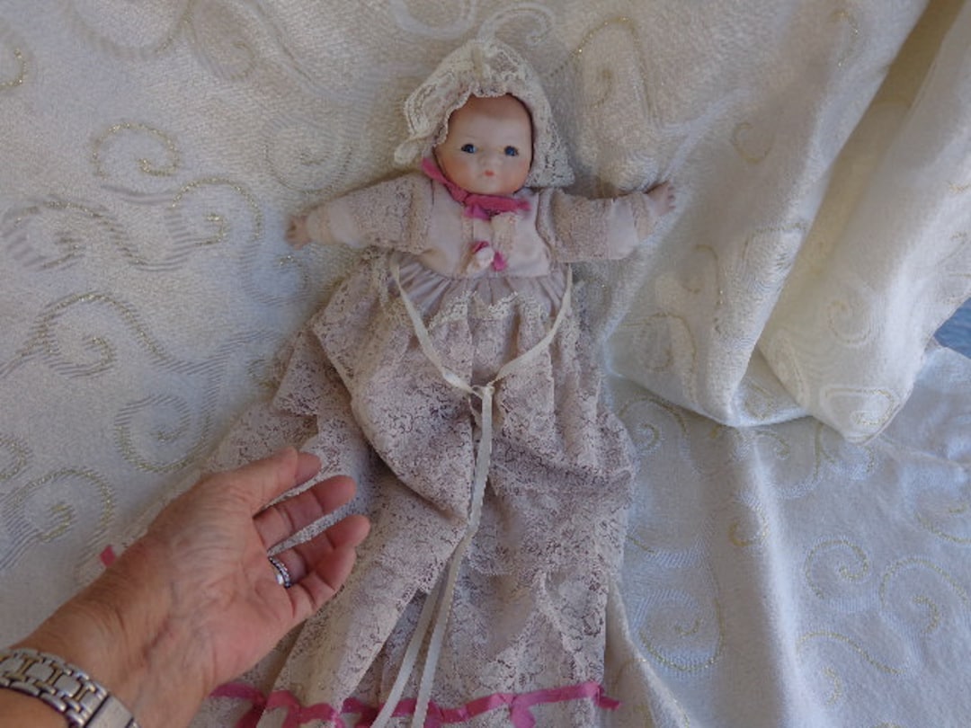 PORCELAIN BABY DOLL in Lace - 20" Top of Hat to Bottom of Dress ...