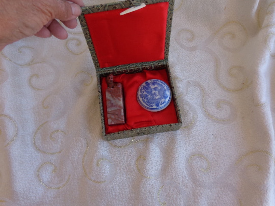 Amy" Stamp Set - Stone Stamp With Lion at Top and Stamp Pad in ...